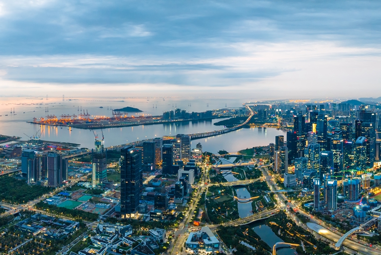 Qianhai through expat vloggers' lens | EYESHENZHEN