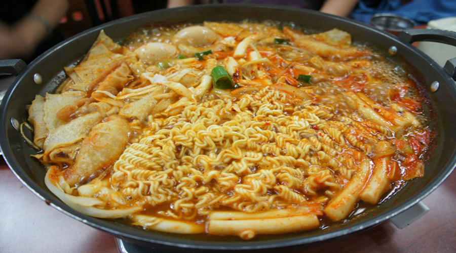 Instant noodles the most favored fast food for locals_EYESHENZHEN
