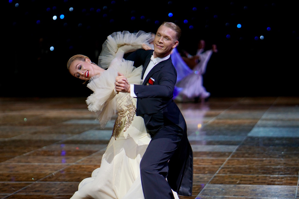 Dance Month opens with world-class contest_EYESHENZHEN