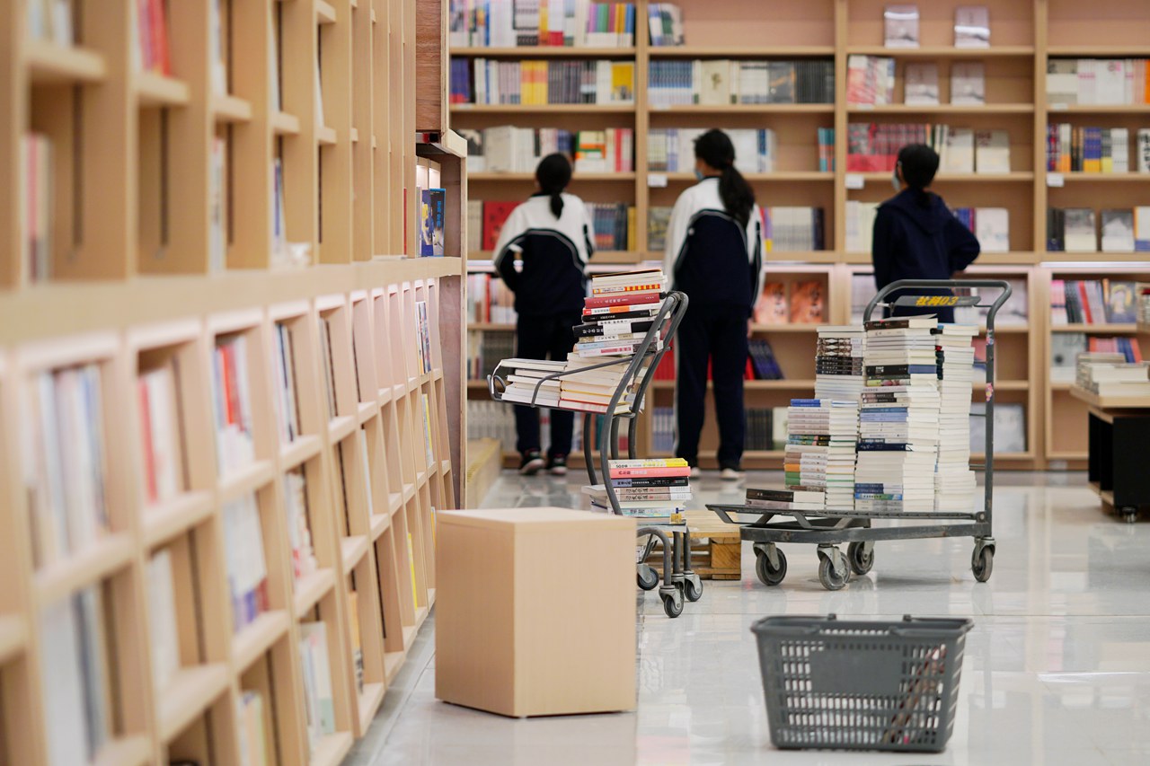 Shenzhen Book City CBD Store puts on new look_EYESHENZHEN