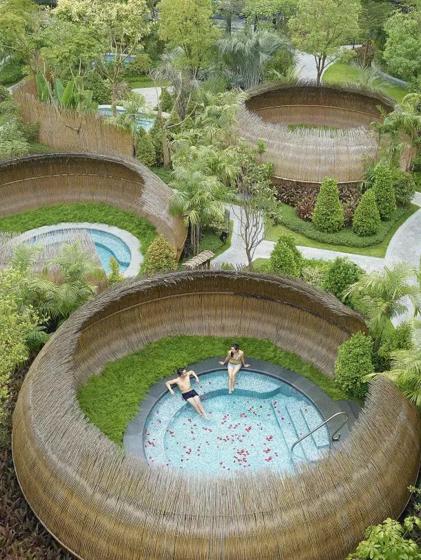 Soak in hot springs in Guangdong_EYESHENZHEN