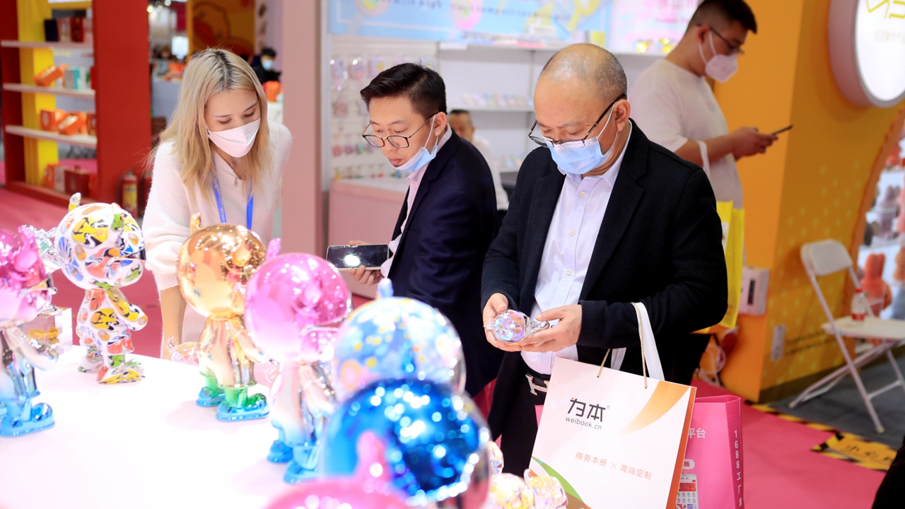 Gifts fair showcases originality, trendiness_EYESHENZHEN