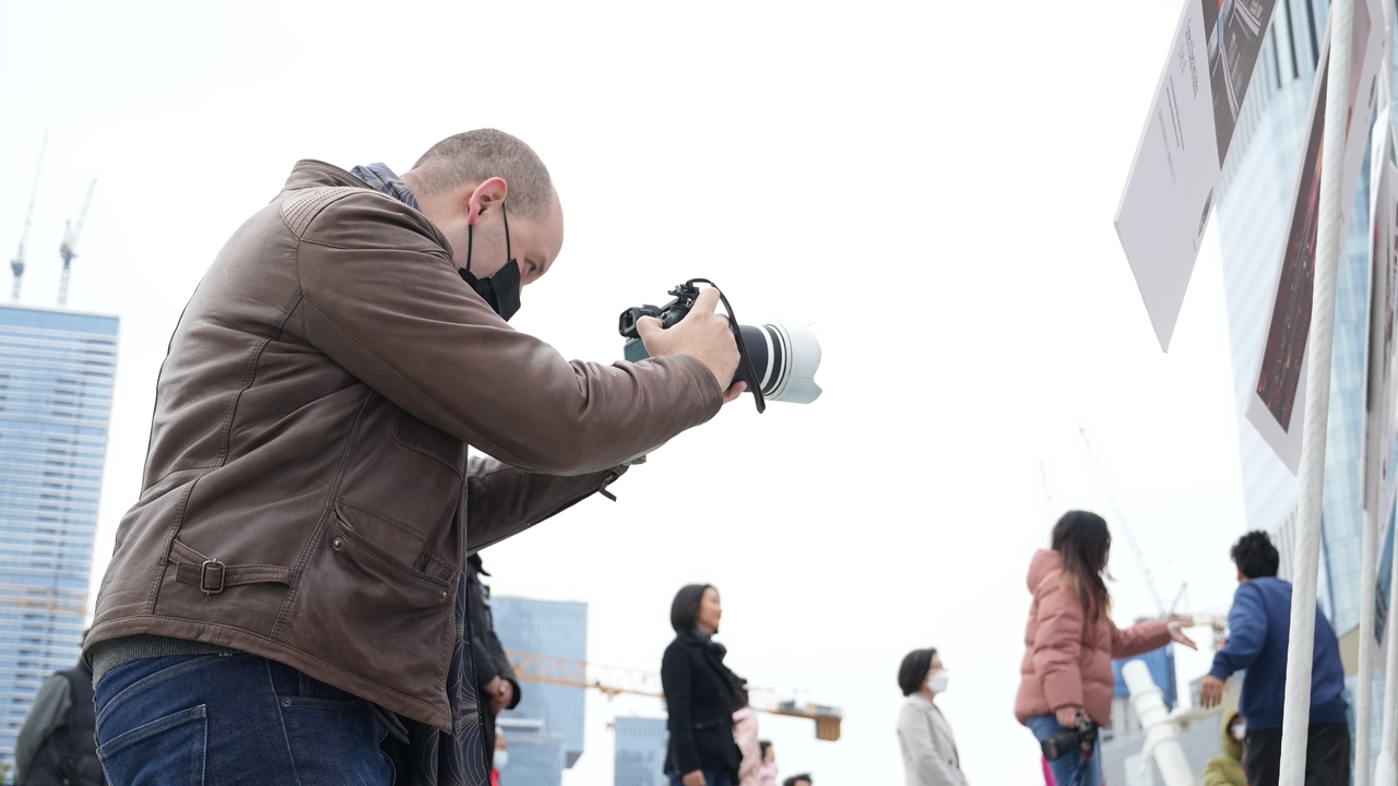 Photo exhibition shows SZ through lenses of expats_EYESHENZHEN