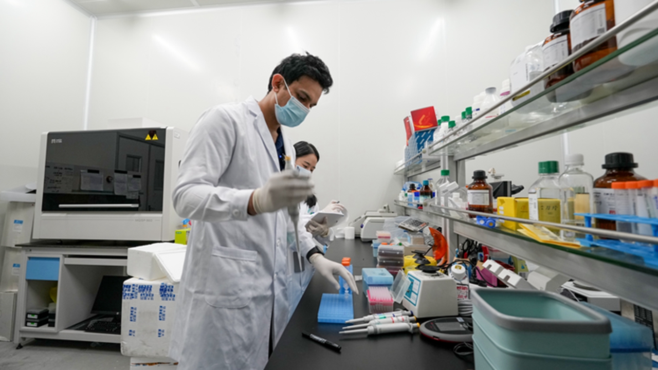 BGI scientist praises SZ as a well-balanced city_EYESHENZHEN