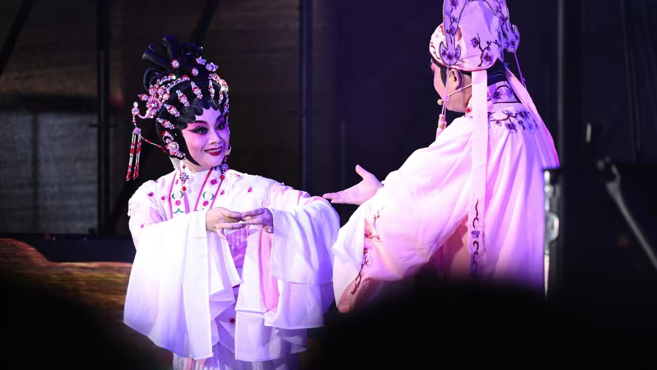 Chaozhou culture fair graces SZ Festival Avenue_EYESHENZHEN