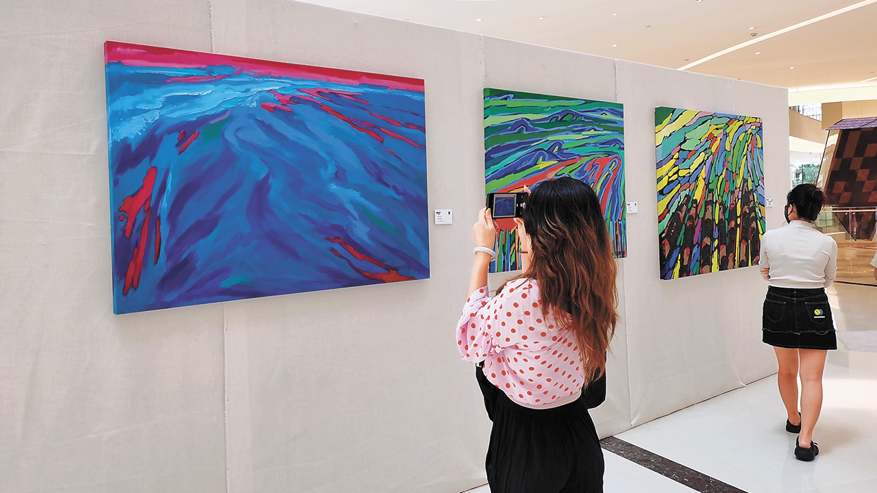 Roam in Sean Chen's world of colors_EYESHENZHEN