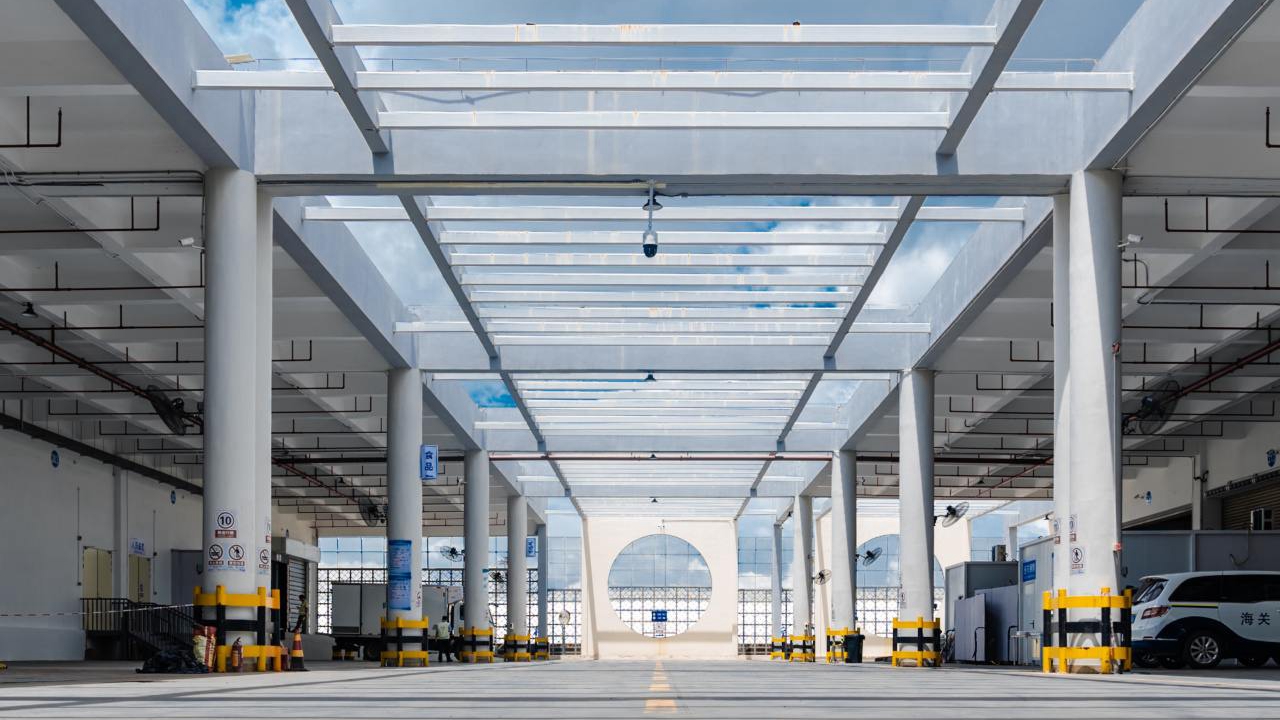 Airport puts upgraded warehouse to use_EYESHENZHEN