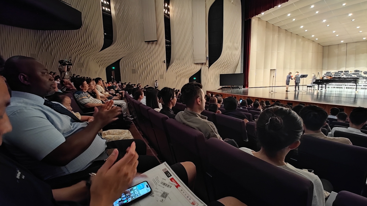 Communication ambassadors revel in concert_EYESHENZHEN