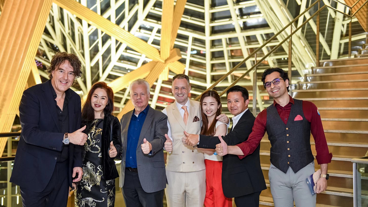 Award-winning Dutch pianist releases song 'Shenzhen'_EYESHENZHEN