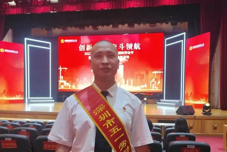 Driver unleashes uncommon compassion in everyday life_EYESHENZHEN