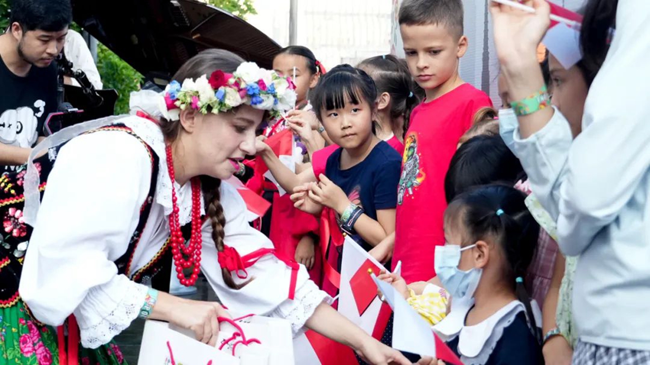 Cultural bridge: Polish Picnic connects SZ to the world_EYESHENZHEN
