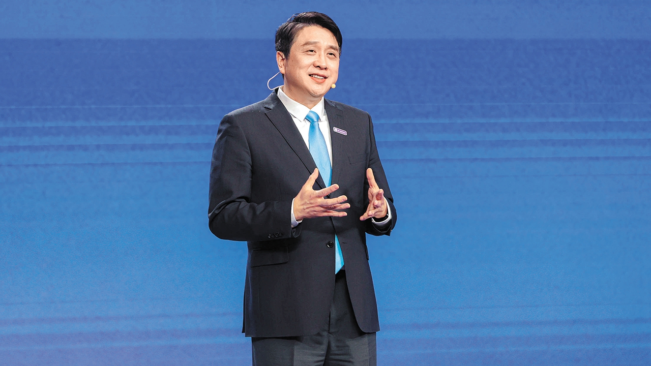 Executives share ideas on SZ's growth, innovation_EYESHENZHEN