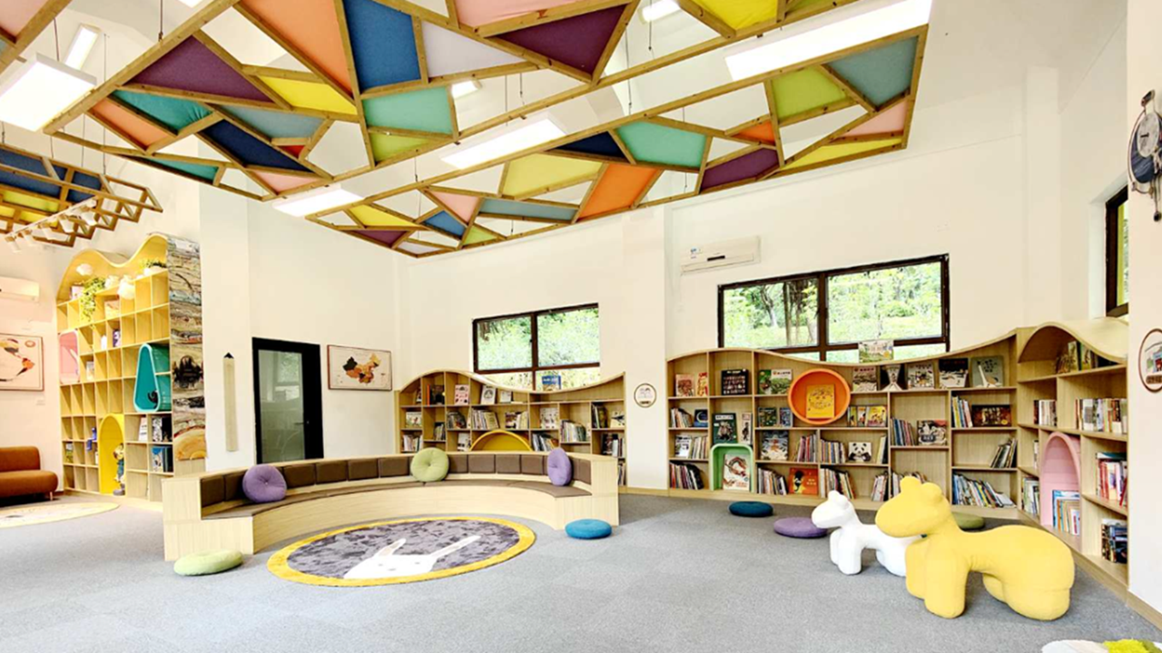 Book bars redefine park visit_EYESHENZHEN