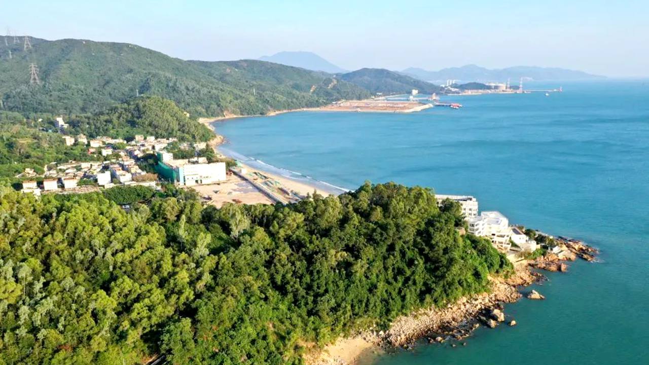 Spring into the picturesque SZ beaches for holiday_EYESHENZHEN