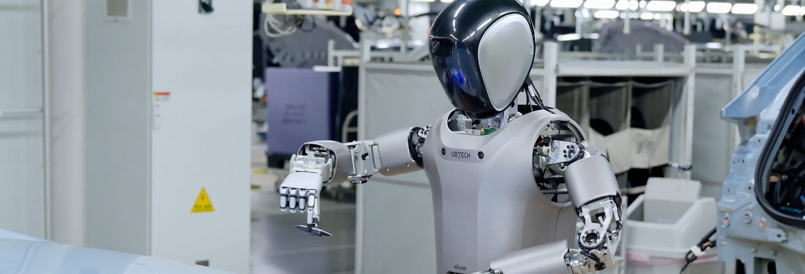UBTECH's humanoid robot undergoes 'training' at EV factory_EYESHENZHEN