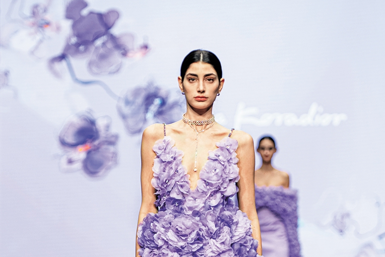 SZ makes debut at Paris Fashion Week_EYESHENZHEN