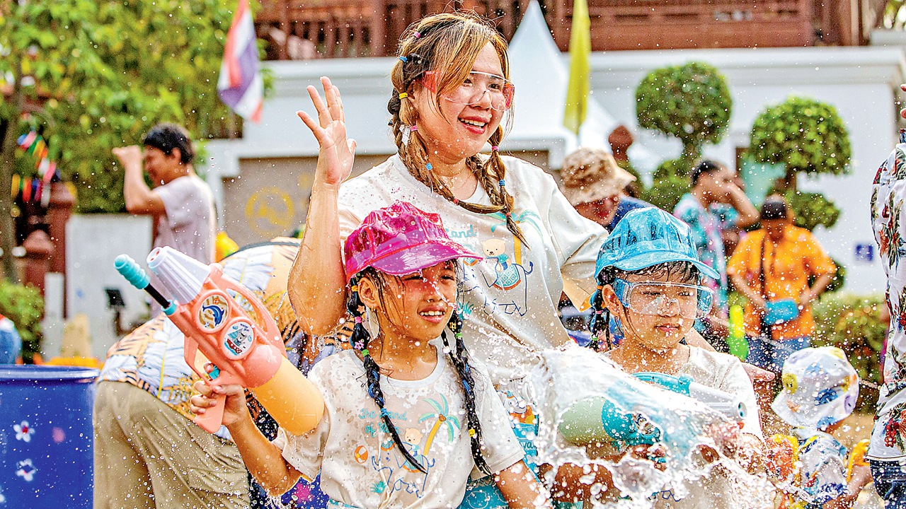 A festive water-themed delight_EYESHENZHEN