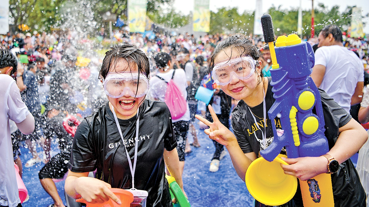 A festive water-themed delight_EYESHENZHEN