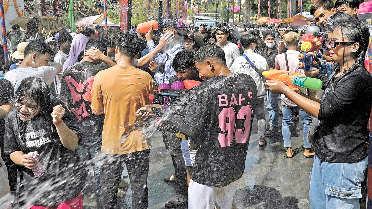 A festive water-themed delight_EYESHENZHEN