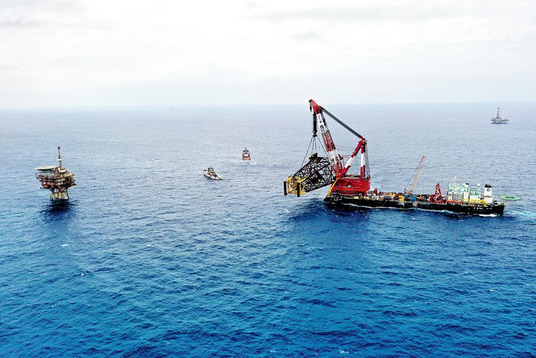 New smart offshore oil rigs ready for operation_EYESHENZHEN