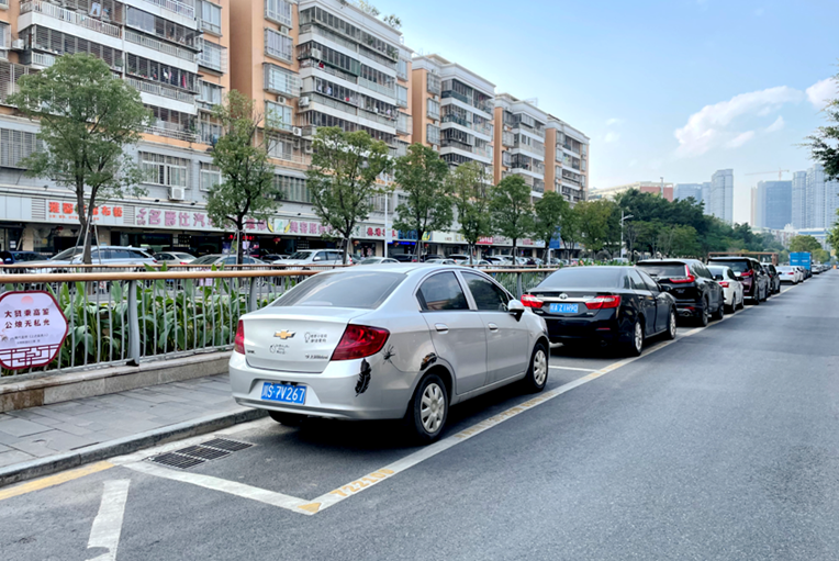 Policy Spotlight | Revised roadside parking regulations take effect ...