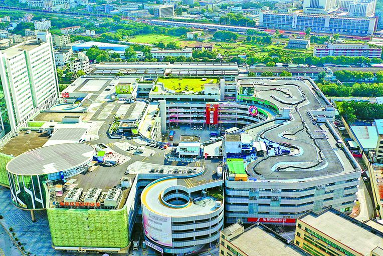 Rooftop attractions redefine urban leisure_EYESHENZHEN