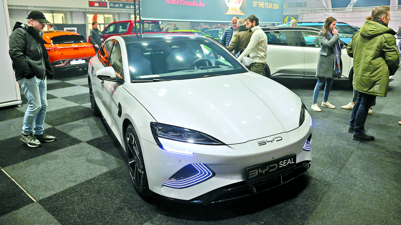 Partners BYD, Uber to deliver 100,000 EVs to key global markets_EYESHENZHEN