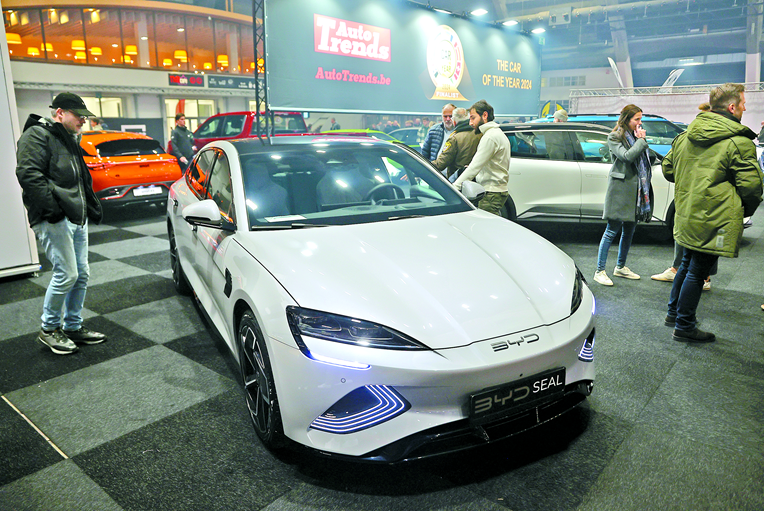Partners BYD, Uber to deliver 100,000 EVs to key global markets_EYESHENZHEN